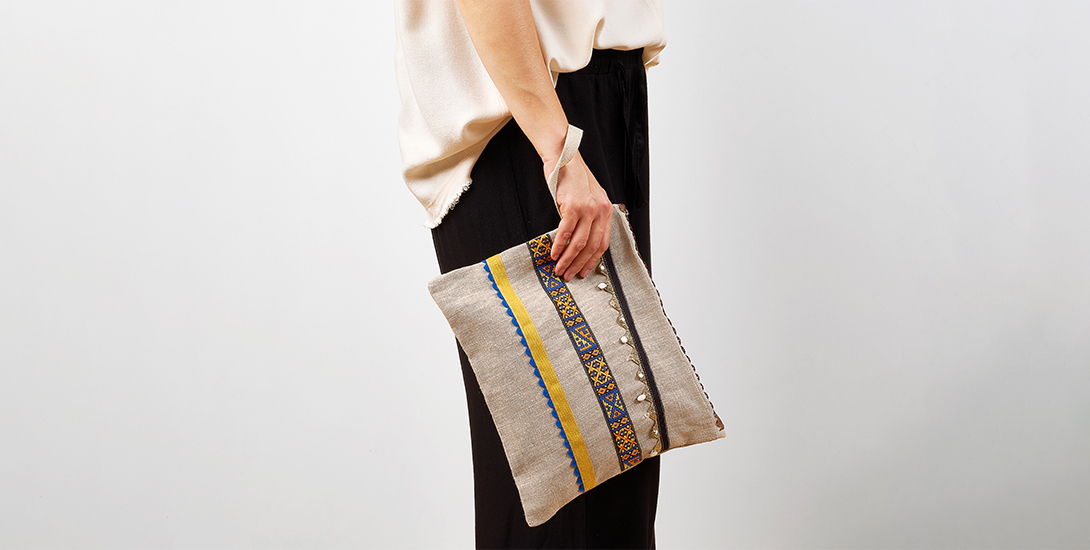 Original clutch with ribbons full of details - Manubens