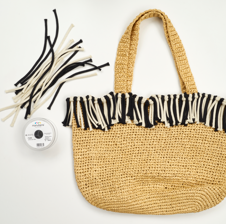 Cómo personalizar un bolso veraniego con cintas o cordones - Manubens